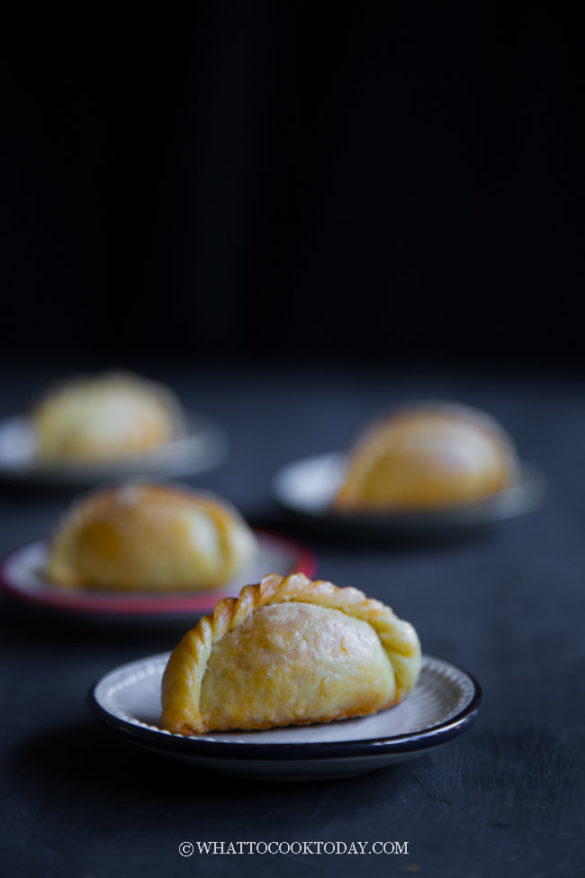 Mini Kok Chai (Chinese Crispy Peanut Puffs) - Baked or Fried