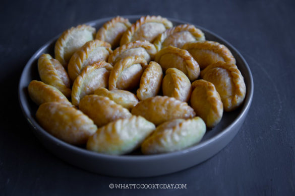 Mini Kok Chai (Chinese Crispy Peanut Puffs) - Baked or Fried