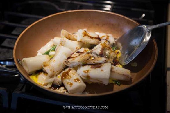 Pan-Fried Cheung Fun Rice Noodle Rolls with Eggs