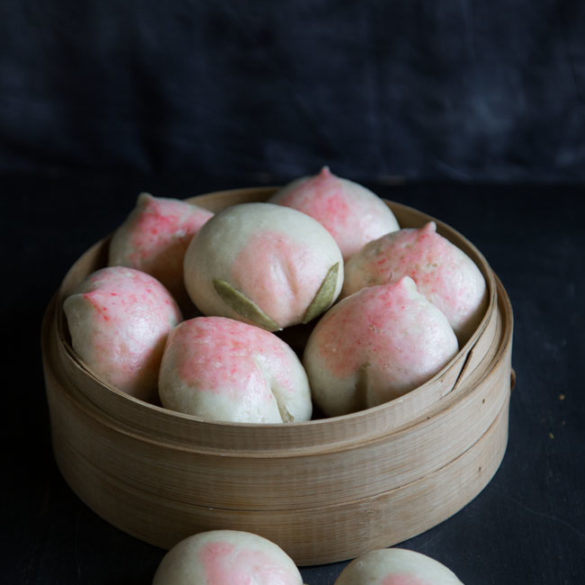 Longevity Peach Steamed Buns (Shòutáo Bao - 寿桃包)