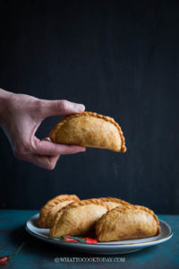 Pastel Ayam / Indonesian Empanadas (Baked or Fried)