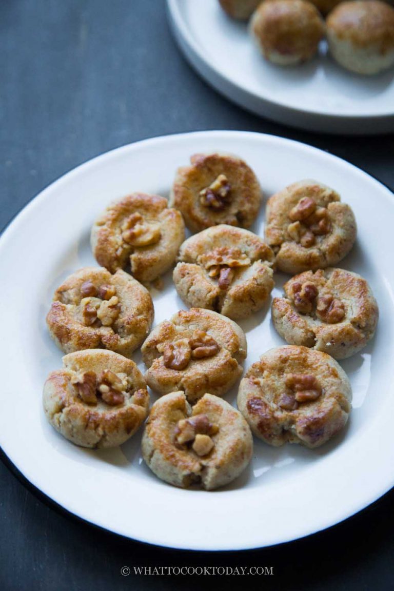Hup Toh Soh (Old-fashioned Chinese Walnut Biscuits)