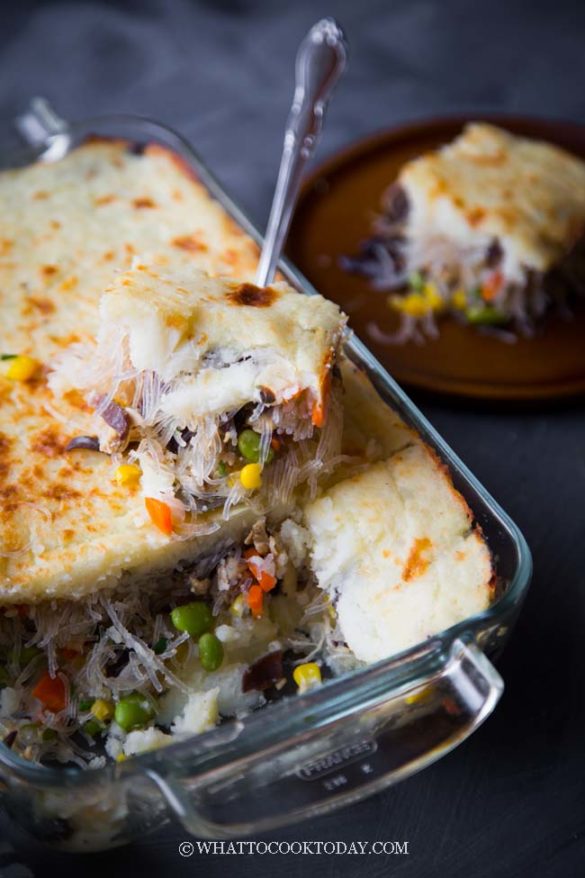Pastel Tutup (Indonesian Shepherd's Pie)