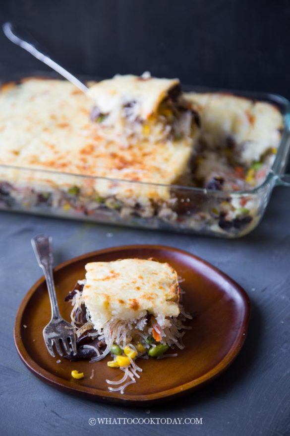 Pastel Tutup (Indonesian Shepherd's Pie)