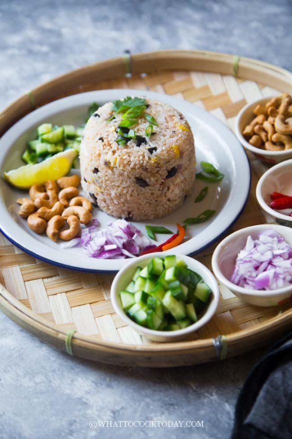 Easy Thai Salted Black Olive Fried Rice (Kao Pad Nahm Liap)