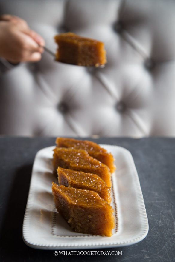 Easy Kuih Wajik / Wajid / Bee Koh (Glutinous Rice with Palm Sugar Cake)