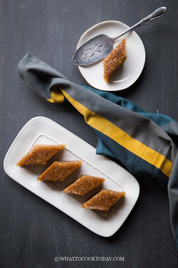 Easy Kuih Wajik / Wajid / Bee Koh (Glutinous Rice with Palm Sugar Cake)