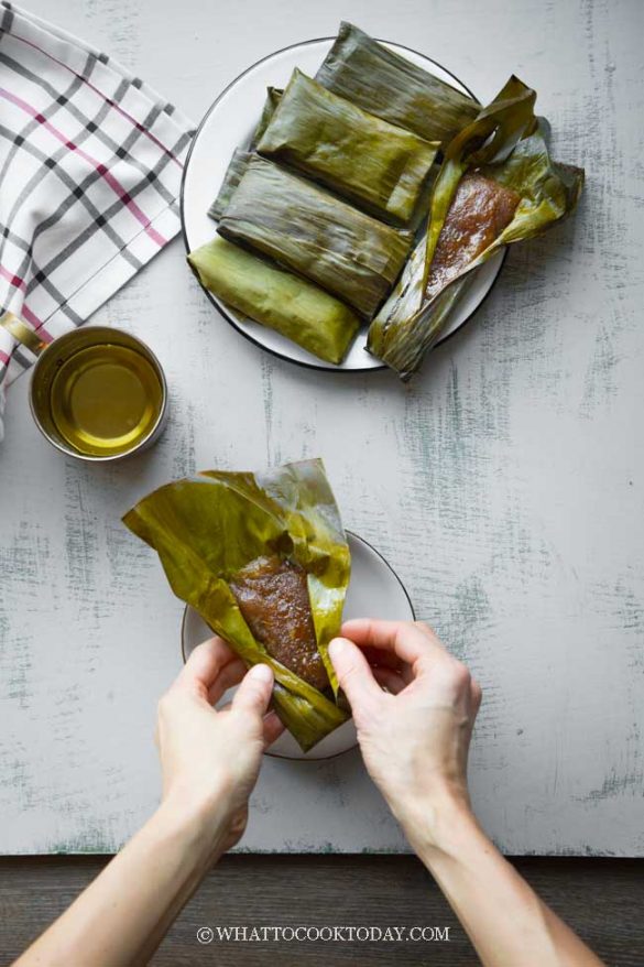 Lepat Ubi Kayu / Lemet /Ketimus Singkong (Steamed Cassava Cake)