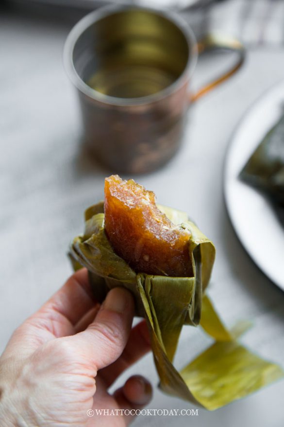 Lepat Ubi Kayu / Lemet /Ketimus Singkong (Steamed Cassava Cake)