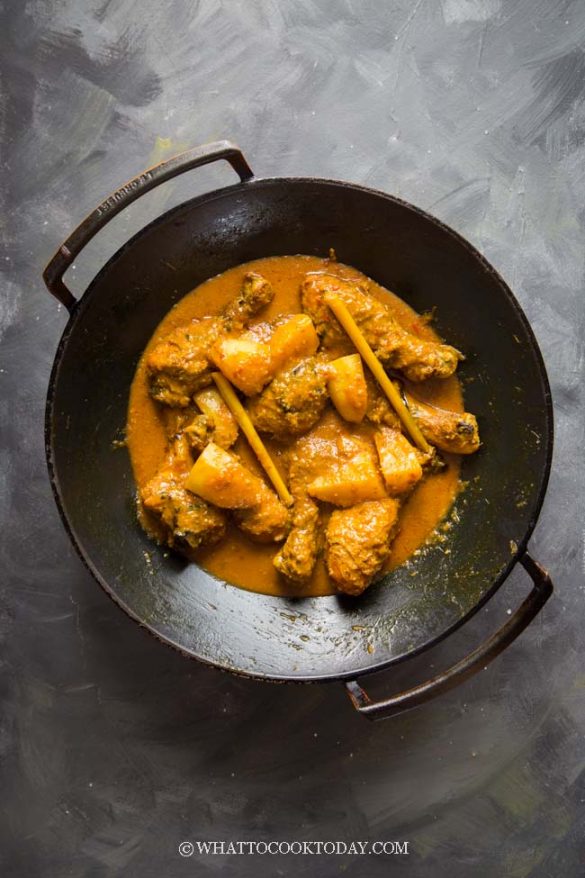 Chicken Curry Kapitan - Kari Kapitan (Nyonya Curry Chicken)