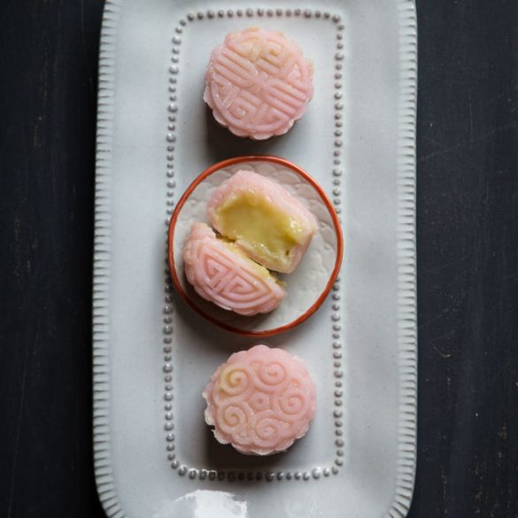 The Flakiest Suzhou Pork Mooncake Ever! (For Real!)