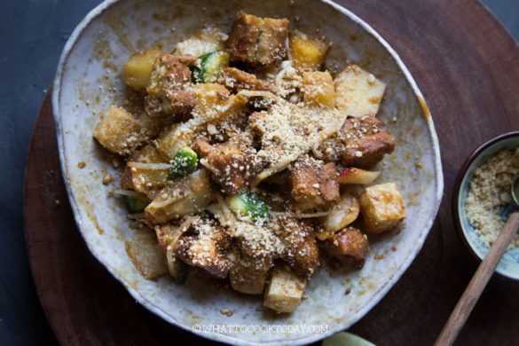 Chinese Rojak (Chinese Mixed Fruit and Veggie Salad)