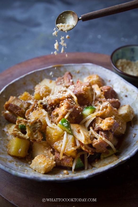 Chinese Rojak (Chinese Mixed Fruit and Veggie Salad)