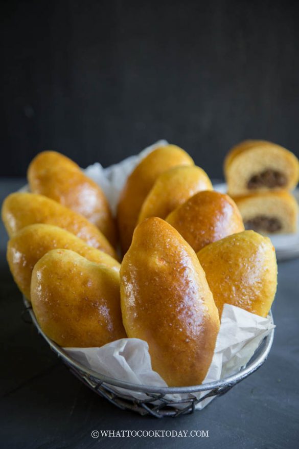 Pang Susi (Eurasian Sweet Potato Buns with Meat Filling) / Roti Baso