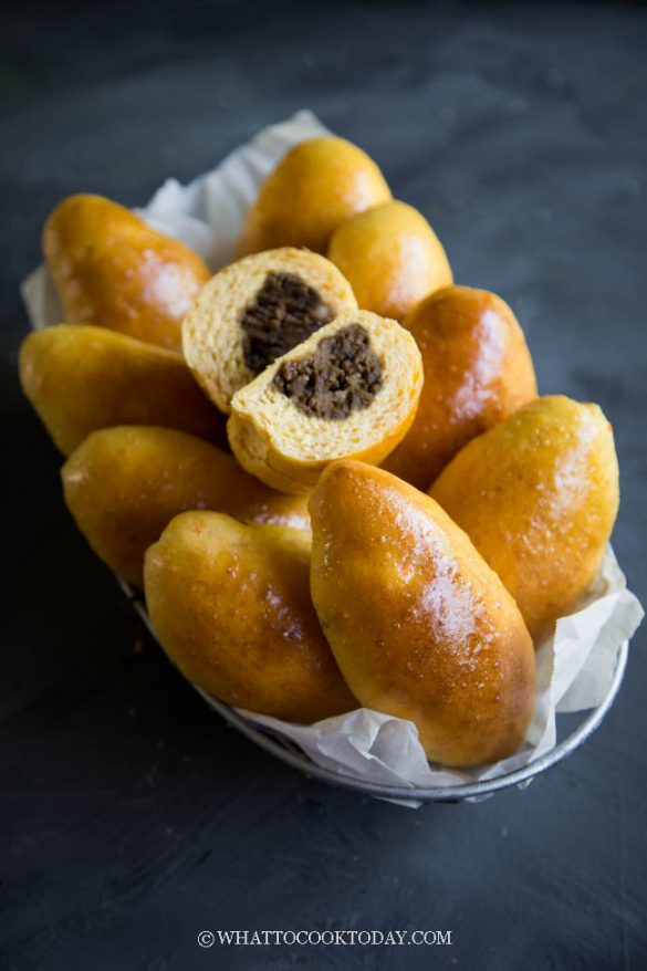 Pang Susi (Eurasian Sweet Potato Buns with Meat Filling) / Roti Baso