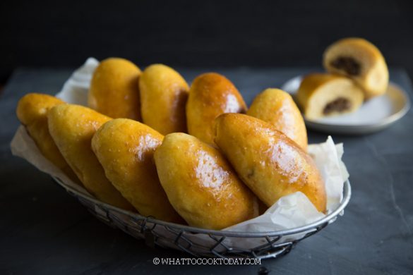Pang Susi (Eurasian Sweet Potato Buns with Meat Filling) / Roti Baso