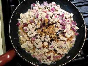 Pang Susi (Eurasian Sweet Potato Buns with Meat Filling) / Roti Baso