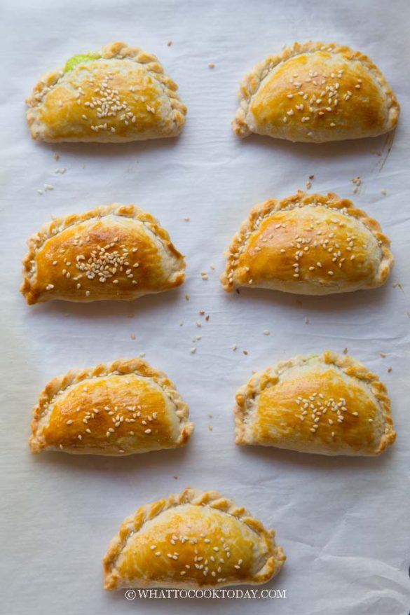 Flaky Kaya Puff Pastry (Kaya Kok / 咖椰角) - What To Cook Today