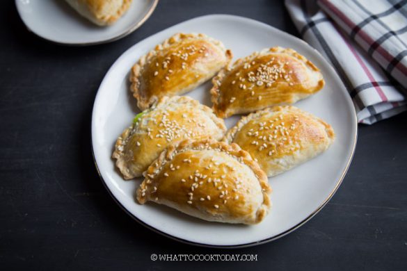 Flaky Kaya Puff Pastry (Kaya Kok / 咖椰角) - What To Cook Today