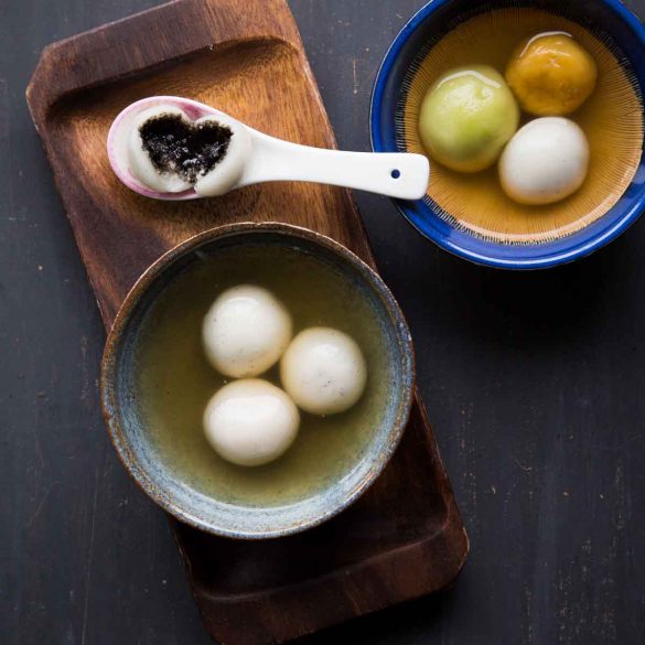 Tang Yuan with Peanut Filling (Glutinous Rice Balls) - 2 ways