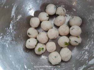 Soft and Chewy Cilok Bandung (Tapioca Balls with Peanut Sauce)