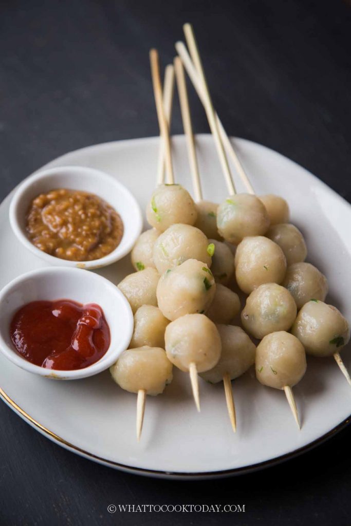 Soft and Chewy Cilok Bandung (Tapioca Balls with Peanut Sauce)