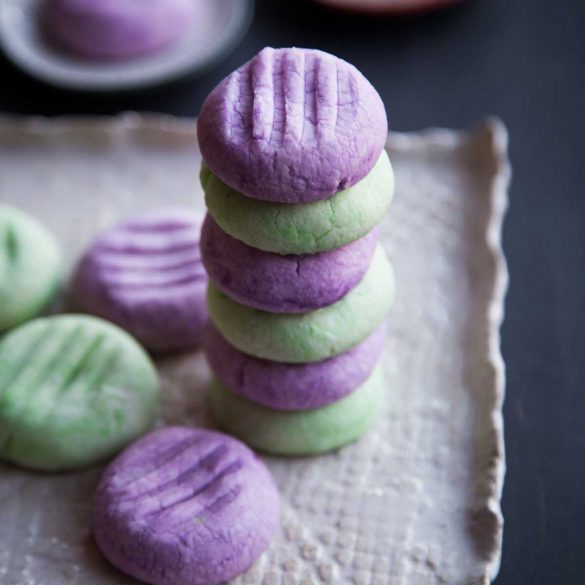 Sandbakkels / Sandbakelse / Sandkaker (Norwegian Sugar Cookies/Sand Tarts)