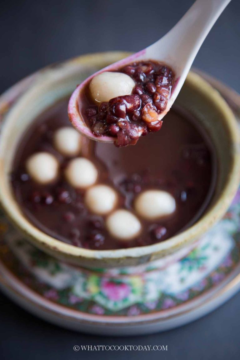 Sweet Red Bean Soup Tang Yuan (Hong Dou Tang)