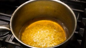 Easy Tau Suan with You Tiao (Split Mung Bean Dessert)