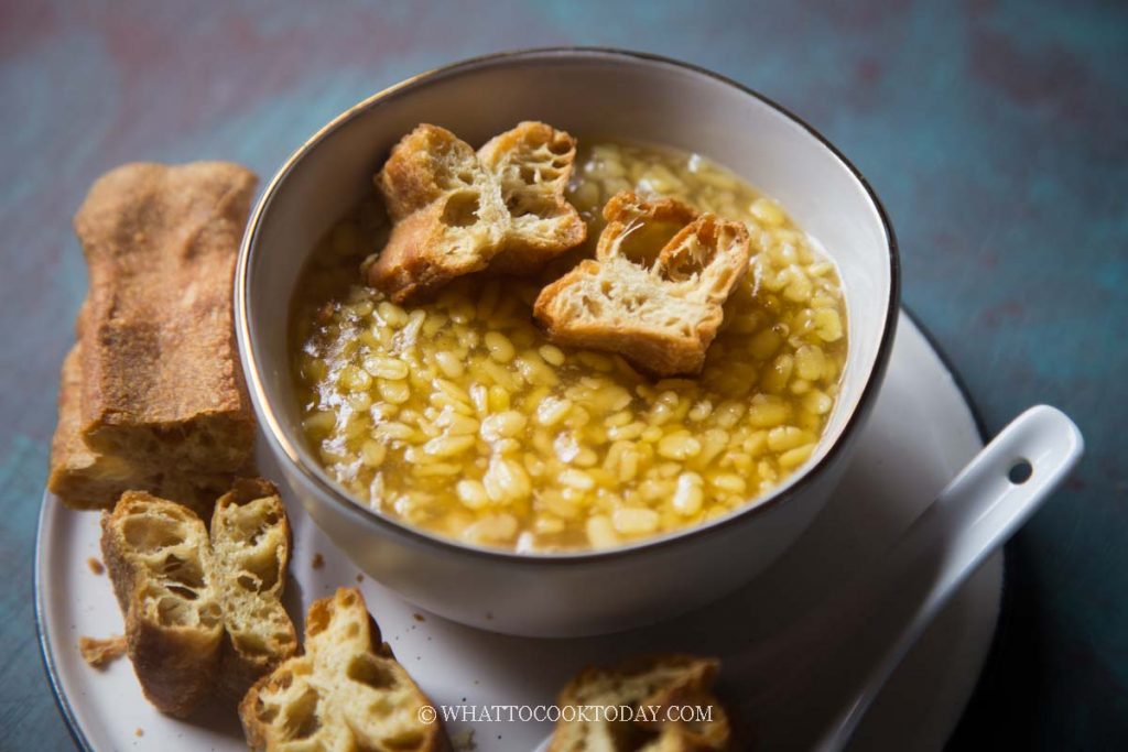 Easy Tau Suan with You Tiao (Split Mung Bean Dessert)