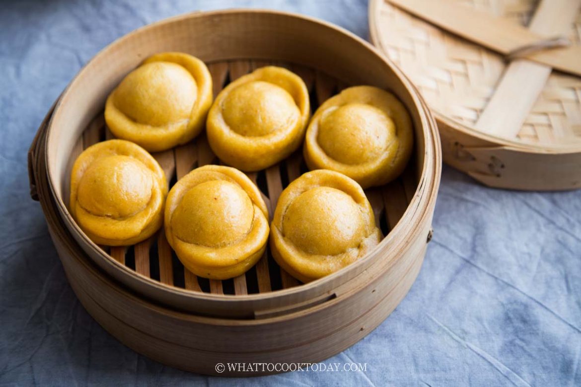 Chinese New Year Gold Ingot Steamed Buns (Jin Yuanbao Baozi)