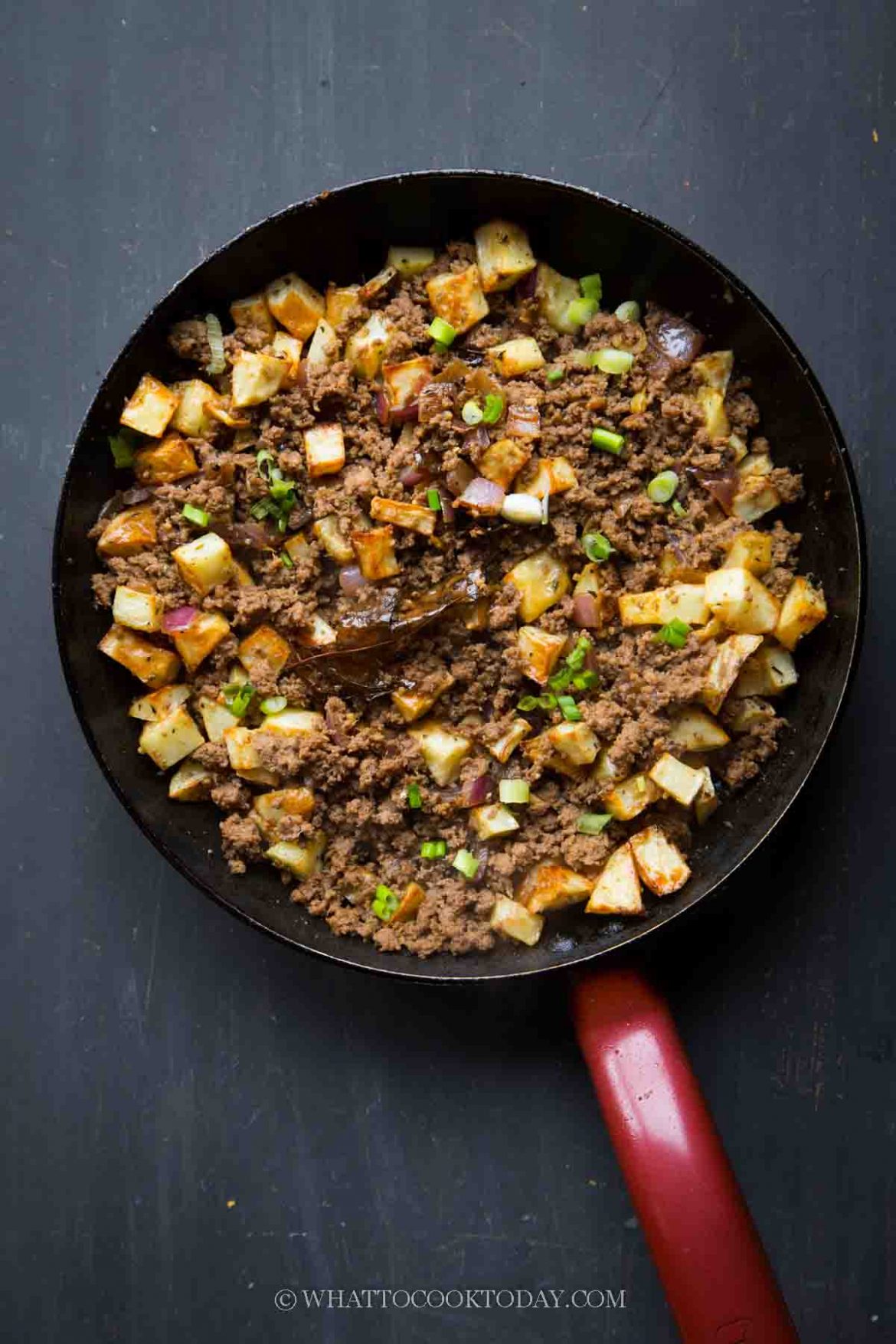 Easy Macanese Minchi/Minchee (Minced Meat Potato Hash)