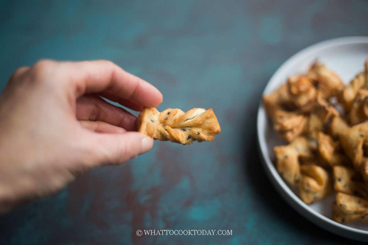 Chinese Cow's Ear Cookie/Biscuit