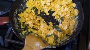 Easy Salted Egg Yolk Cornflakes (2 Ways)