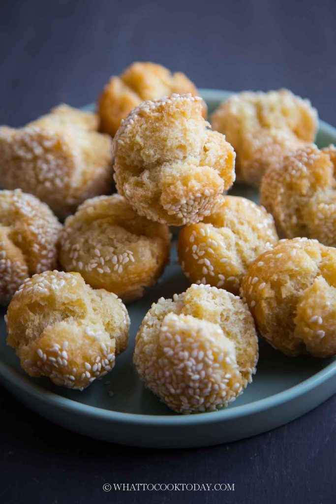 Chinese Sesame Smiling Cookie Balls / Laughing Cookie Balls (笑口枣)