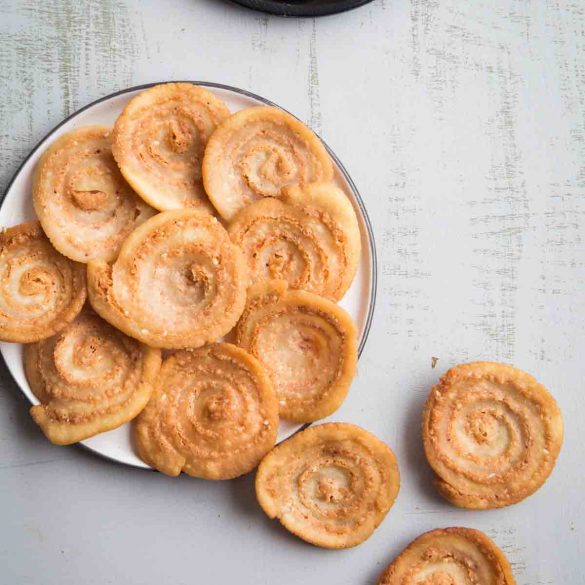 Meat Floss Bubble Rice Crackers (Bee Pang / Mi Chang)