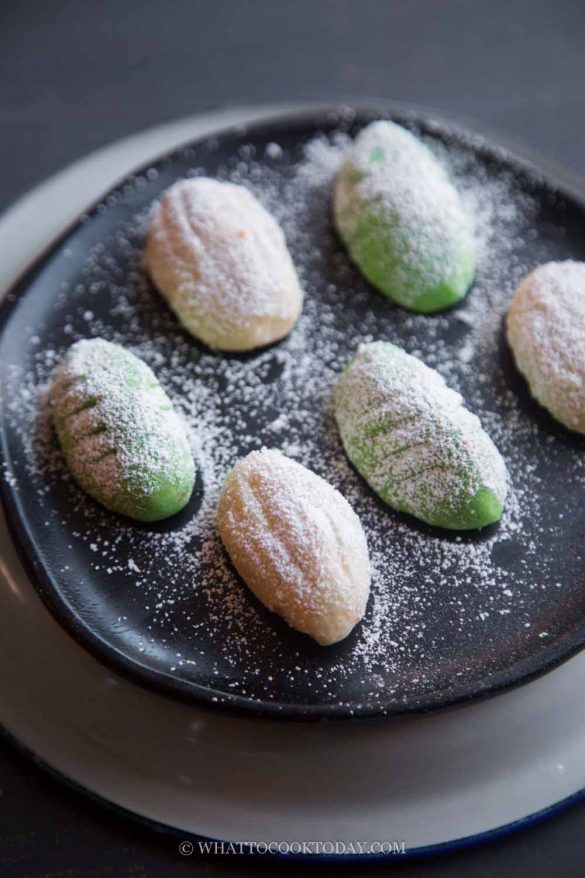 Kuih Makmur (Malay Peanut Pastry)