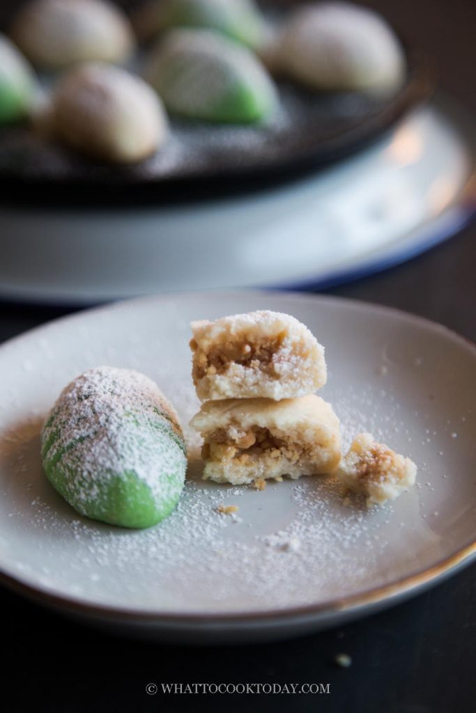 Kuih Makmur (Malay Peanut Pastry)