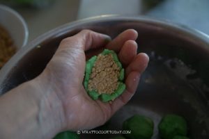 Kuih Makmur (Malay Peanut Pastry)