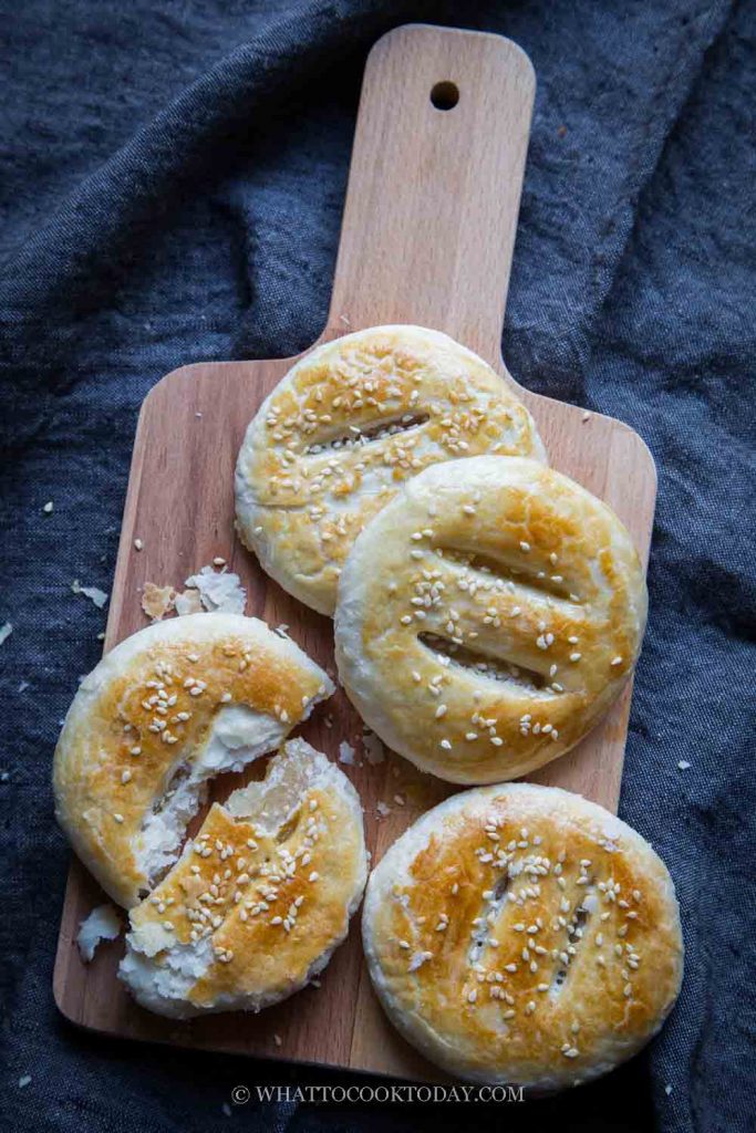 Lau Po Bing - Cantonese Wife Cake / Sweet Heart Pastry (老婆饼)