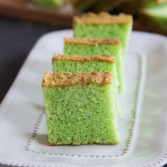 Chinese Steamed Osmanthus Rice Cake (桂花糕)