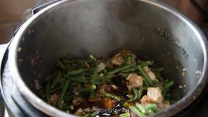 Long Bean Rice / Tau Kok Fan (豆角饭) - Rice Cooker or Instant Pot