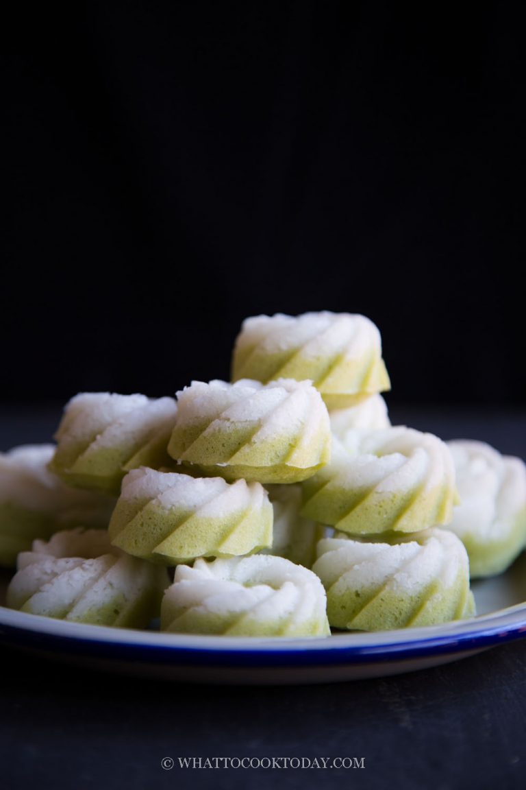 Kuih Puteri Ayu Ubi Ungu / Putu Ayu (Purple Sweet Potato Puteri Ayu)
