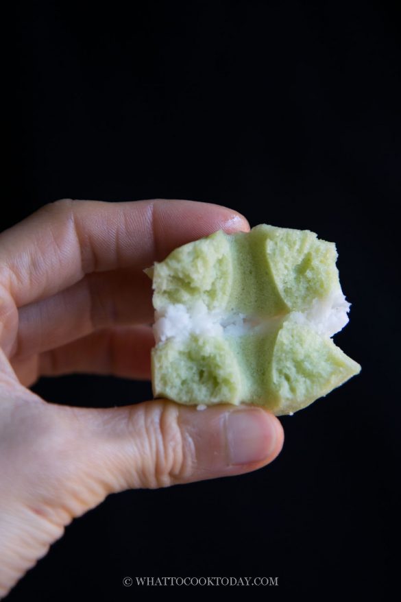 Putu Ayu /Apam Puteri Ayu Pandan (Steamed Pandan Coconut Cake)