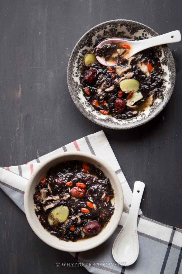 Easy Chinese Dried Seaweed and Pork Soup