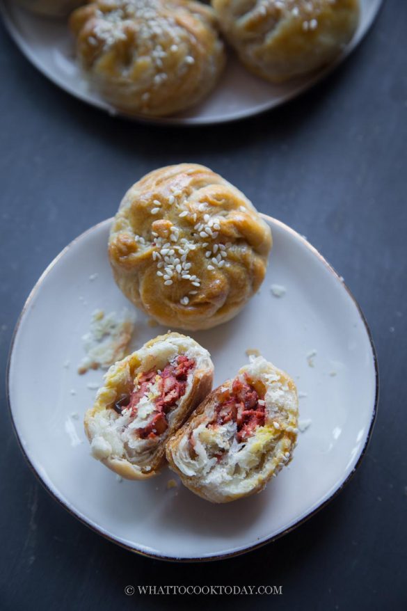 Seremban Siew Bao / Shao Bao (Baked Flaky BBQ Pork Pastry Bun 烧包)