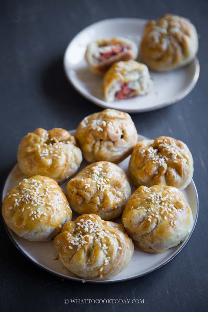 Seremban Siew Bao / Shao Bao (Baked Flaky BBQ Pork Pastry Bun 烧包)