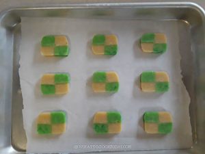 Easy Pandan Checkerboard Cookies (Biskut Dam)
