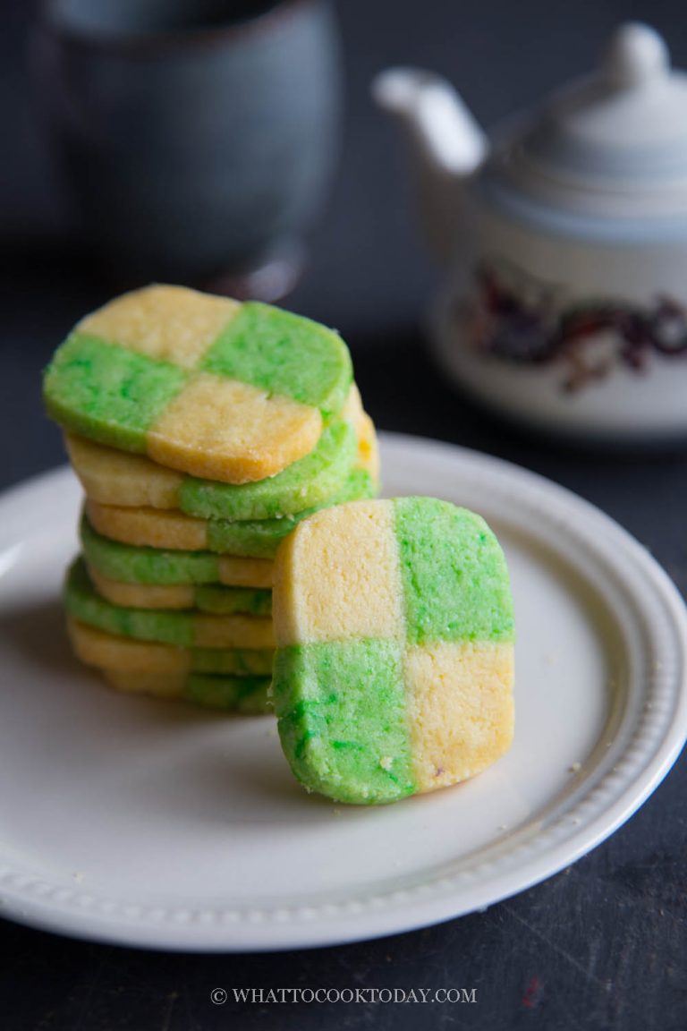 Easy Pandan Checkerboard Cookies (Biskut Dam)