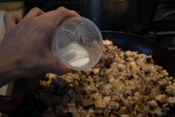 How To Make Ham Sui Gok (Fried Glutinous Rice Dumplings)